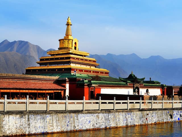 13 Days Silk Road Luxurious Tour from Xi’an to Urumqi